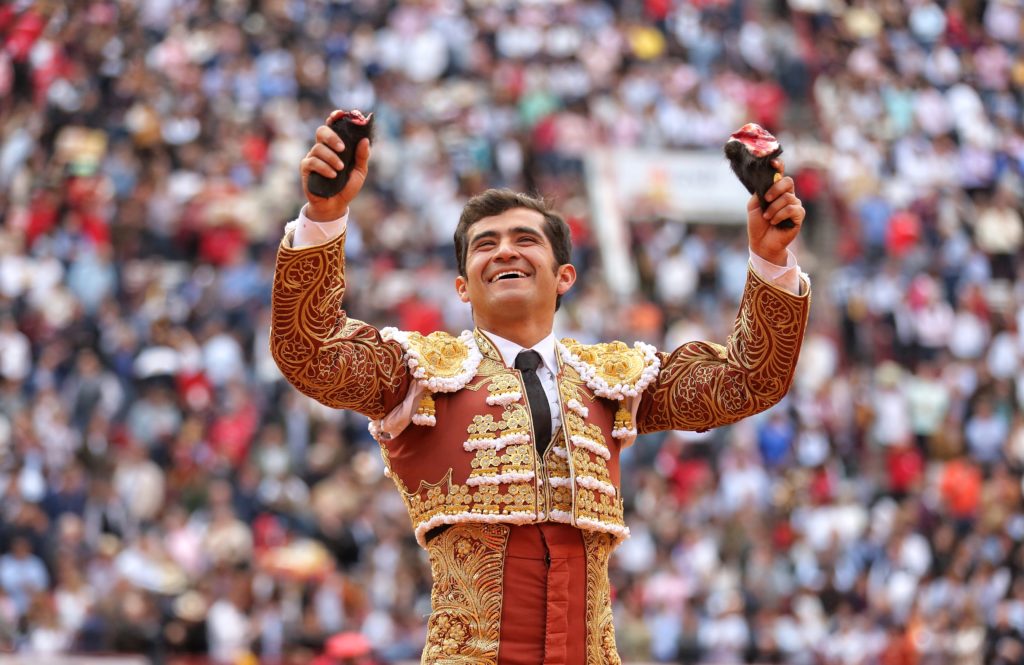 Joselito Adame rinde La México - Contrabarrera 6